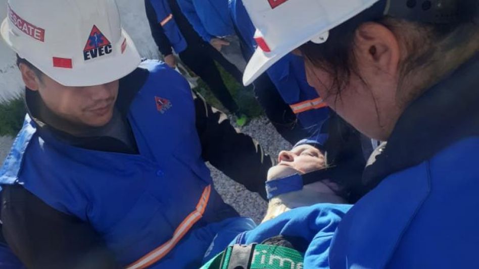 Una azuleña integra el equipo de socorristas que actúa en casos de ...